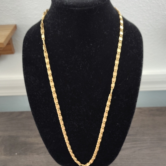 Avon | Jewelry | Gold Tone Necklace 28 Inches Preowned | Poshmark